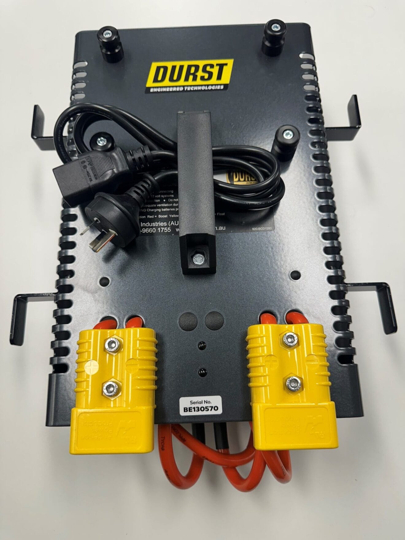 BCD-12120B 12 Volt 120 amp charger / power supply includes 2 x 3 metre ...